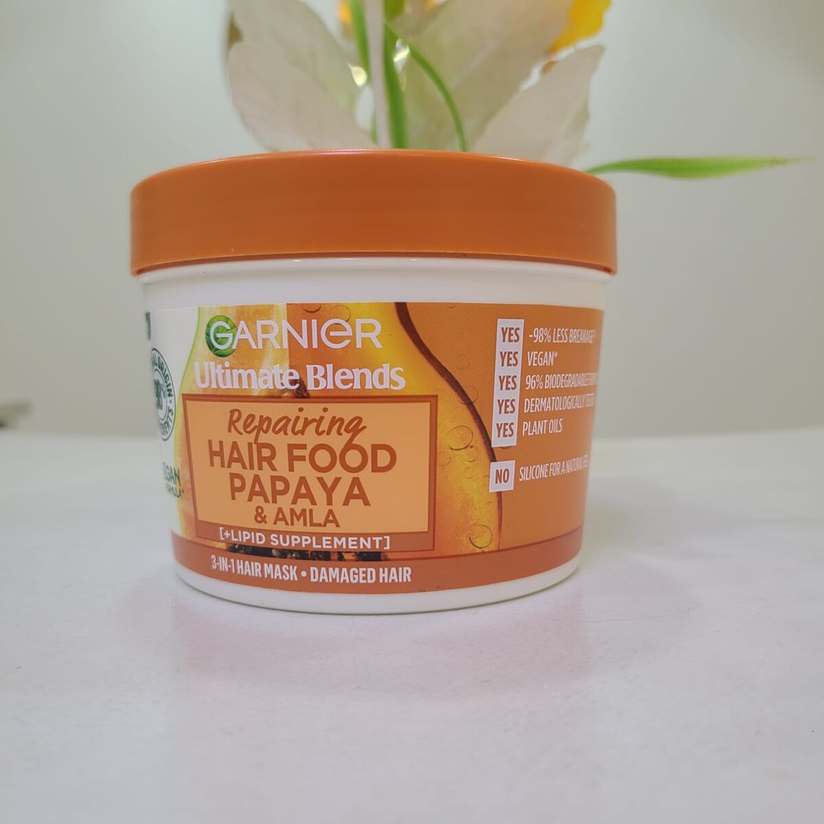 Garnier Ultimate Blends Hair Food Banana 3-in-1 dry hair mask